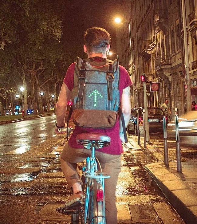 Últimas Tendencias: La mochila 'Turn Signal Commuter Backpack' muestra ...
