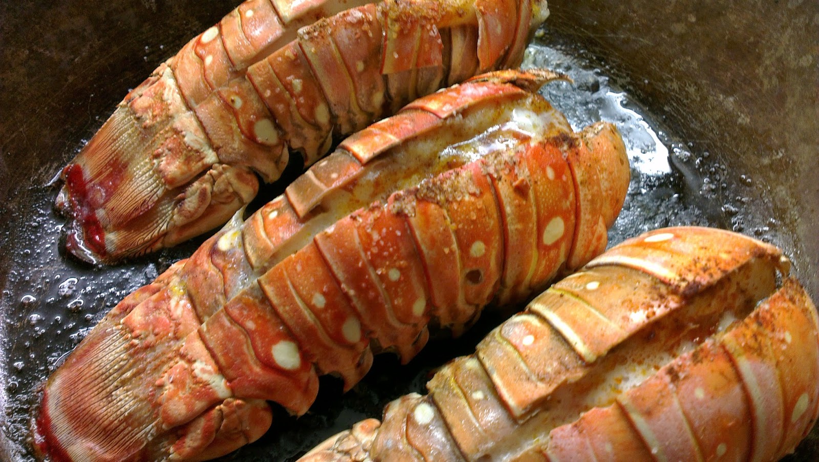 În Bucătăria lui Guşuliţă: Cozi de homar la cuptor