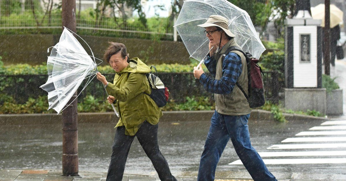 Tufão Lan mata e mobiliza pessoas no Japão