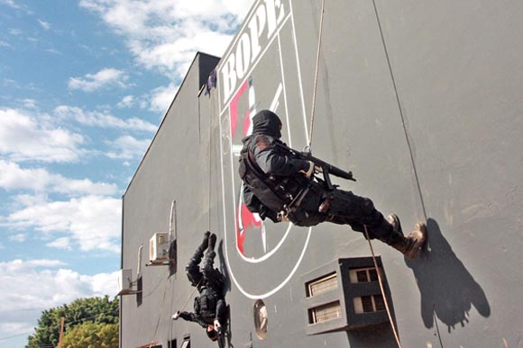 Orbis Defense Blog: O Batalhão de Operações Policiais Especiais (BOPE ...