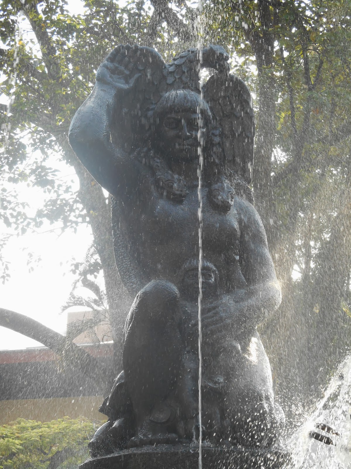 Esculturas de Colombia: La Bachué