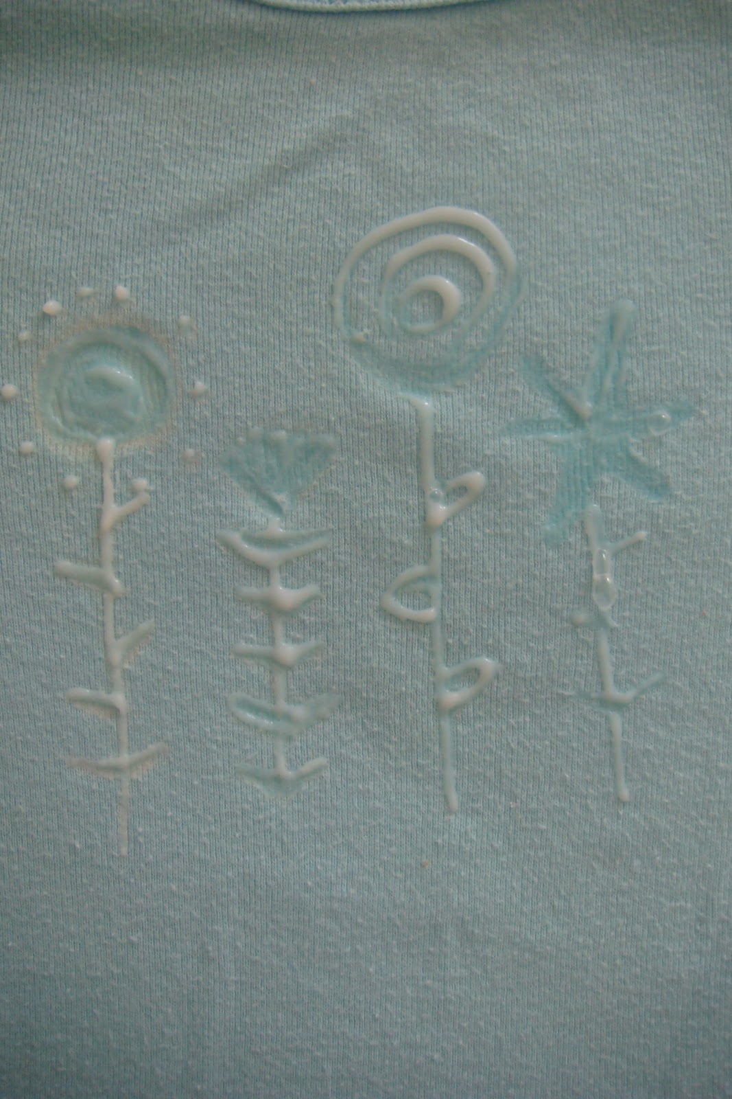 Sweet Magnolia Way: Decorating with a Bleach Pen