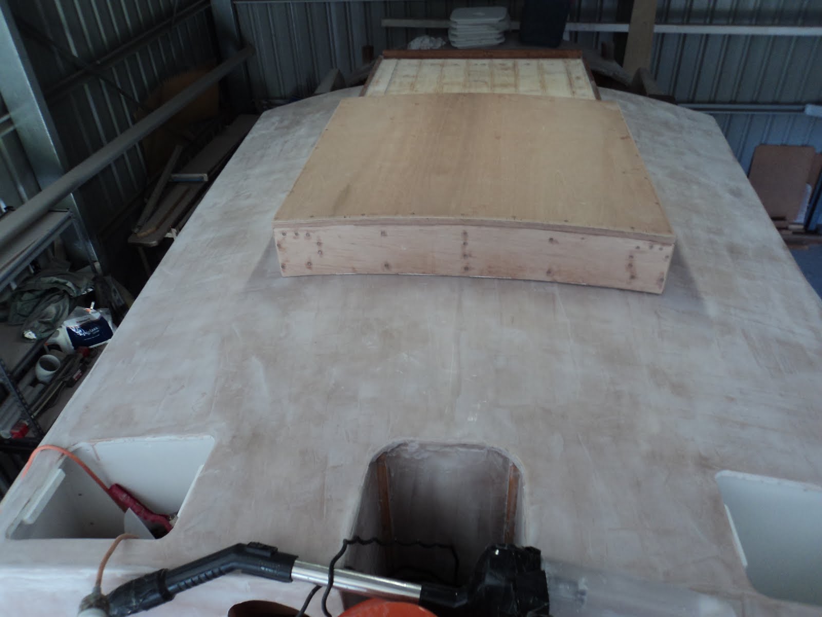 Sundowner Build: Main hatch garage