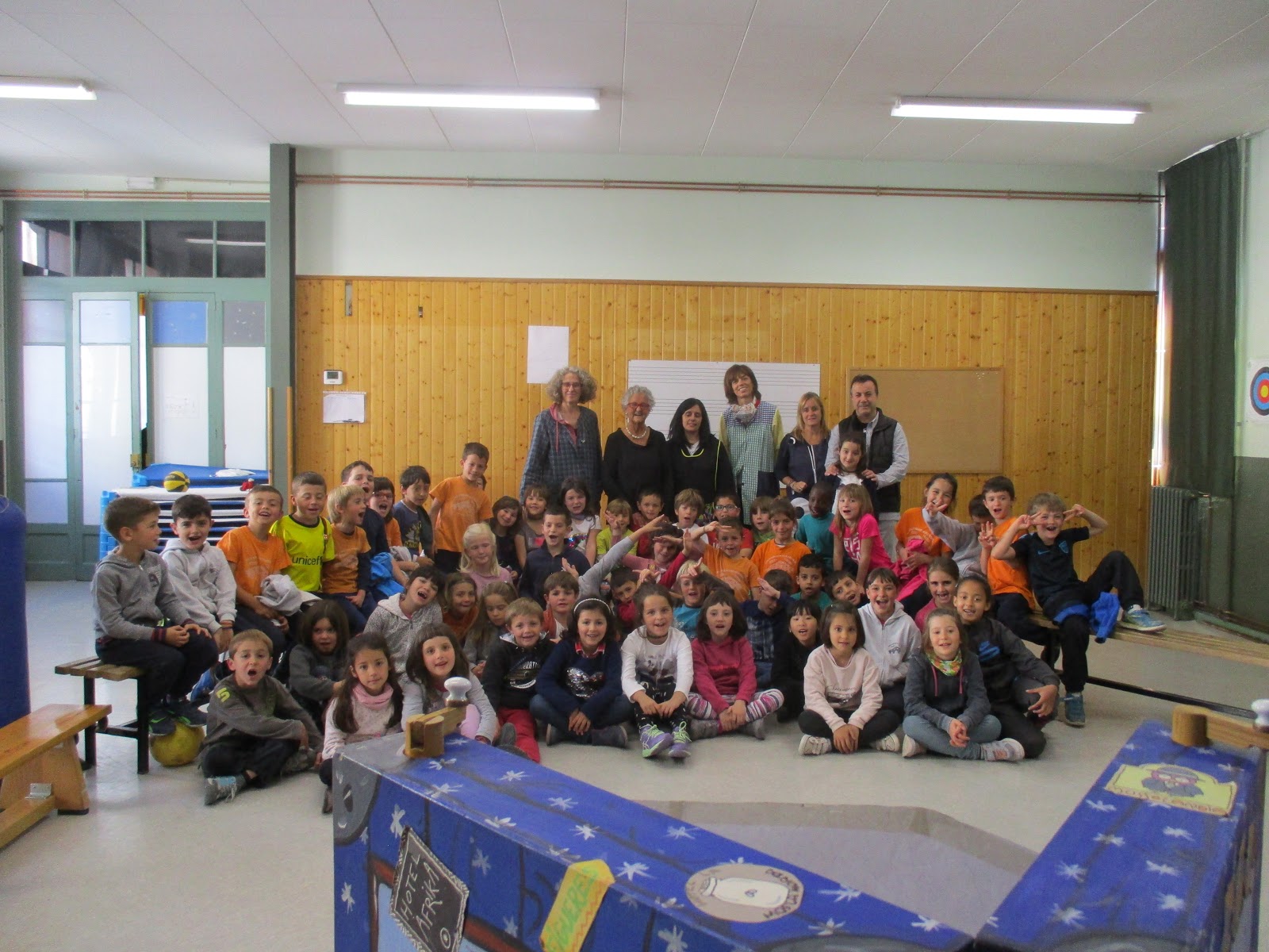 Cicle inicial IE Mestre Andreu: VISITA DE LA ROSER CAPDEVILA