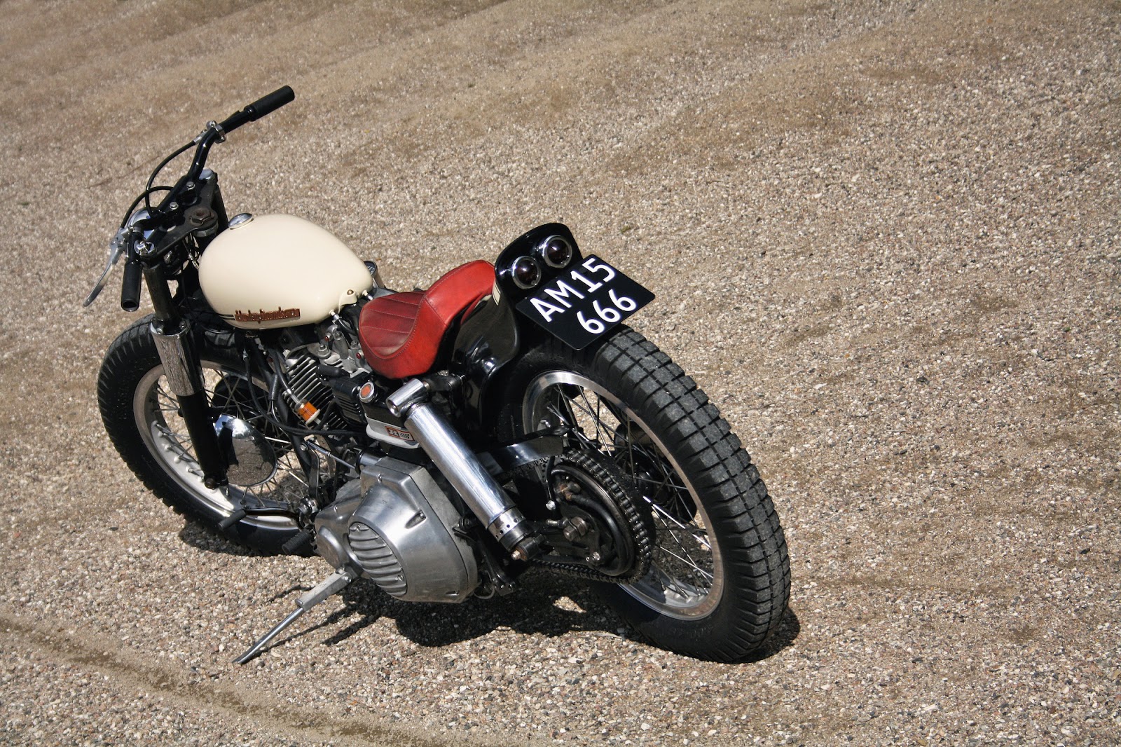 JAMESVILLE MOTORCYCLES: JAMESVILLE '71 FLH SHOVELHEAD