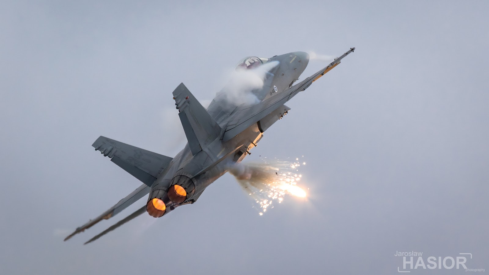 Jaroslaw Hasior Photography: Ostrava NATO Days - Hornet flare shot