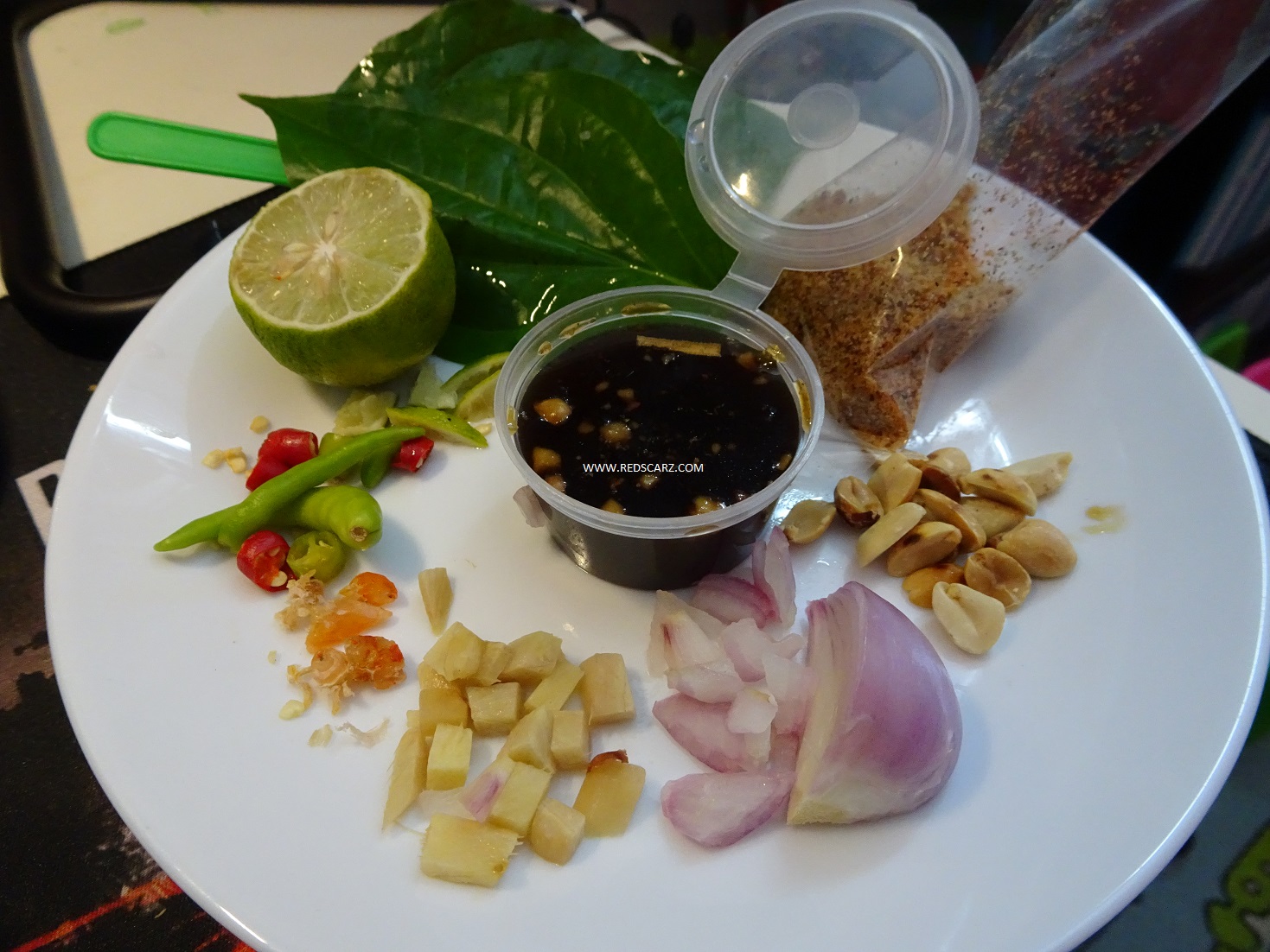 DAUS REDSCARZ: Miang Kham antara makanan terkenal di Thailand