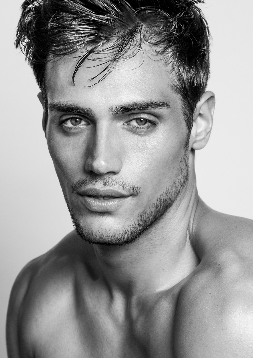 XXX MALE MODELS XXX: RICHARD DEISS (Contains frontal nudity)