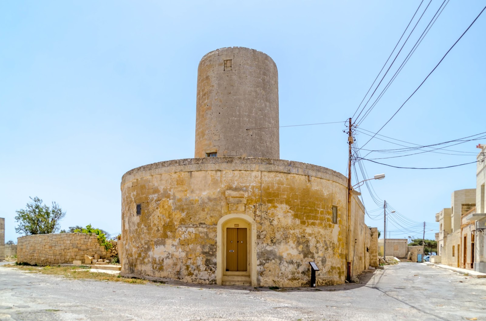 The Wayward Wanderer: Malta - Day 8: The Windmills Walk in Żurrieq