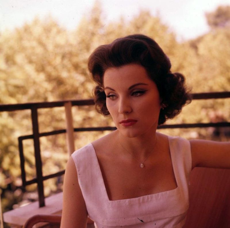 42 Glamorous Color Pics of Debra Paget in the Late 1940s and 1950s ...