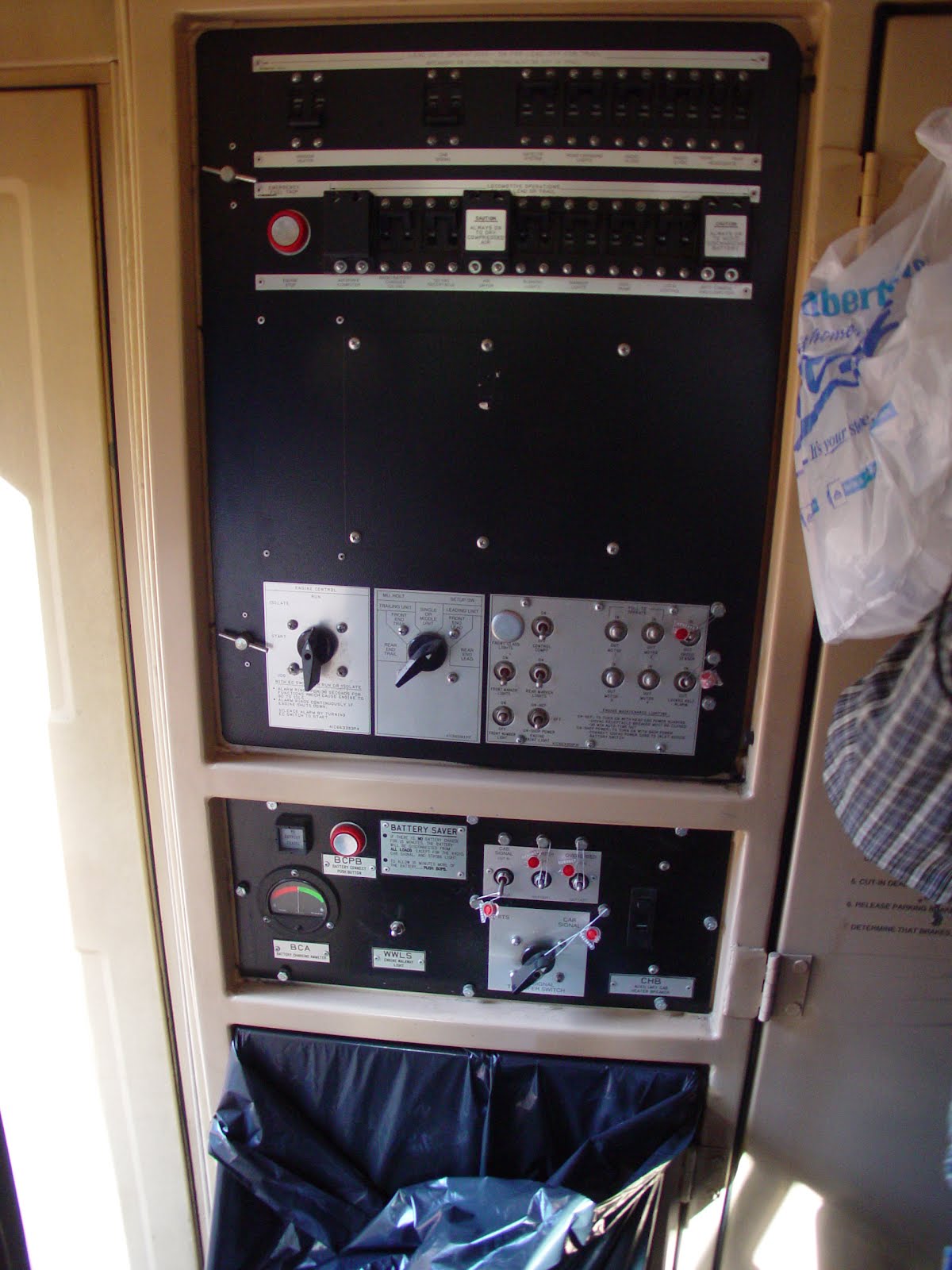 Milepost 154: A Train Blog: Inside an Amtrak GE P42DC Locomotive