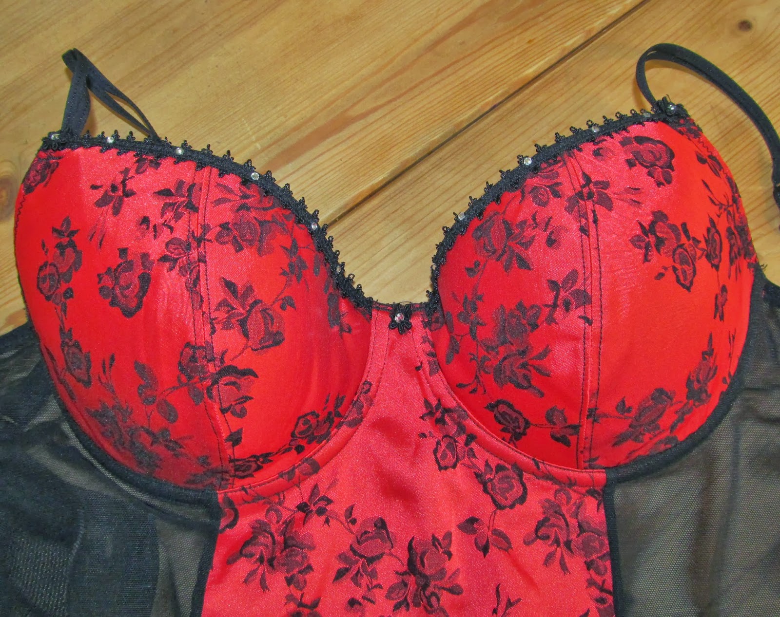 VINTAGE LOOK BLACK RED SATIN BURLESQUE PIN UP SUSPENDER BASQUE CORSET ...