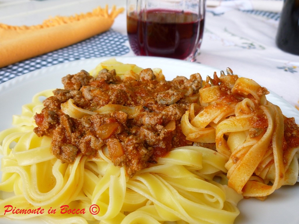 Piemonte in Bocca - Piemunt an boca: Tajarin al sugo di fegatini di ...