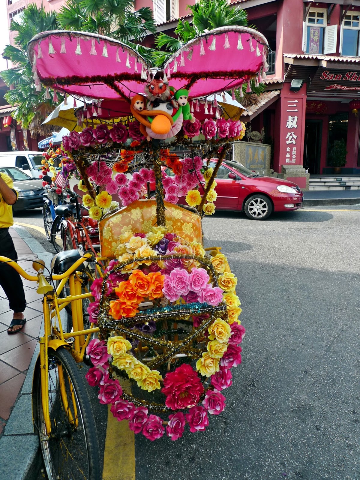 Live Life Happy: MALACCA : Jonker Street, One Bite Durian Puff, Jonker 88