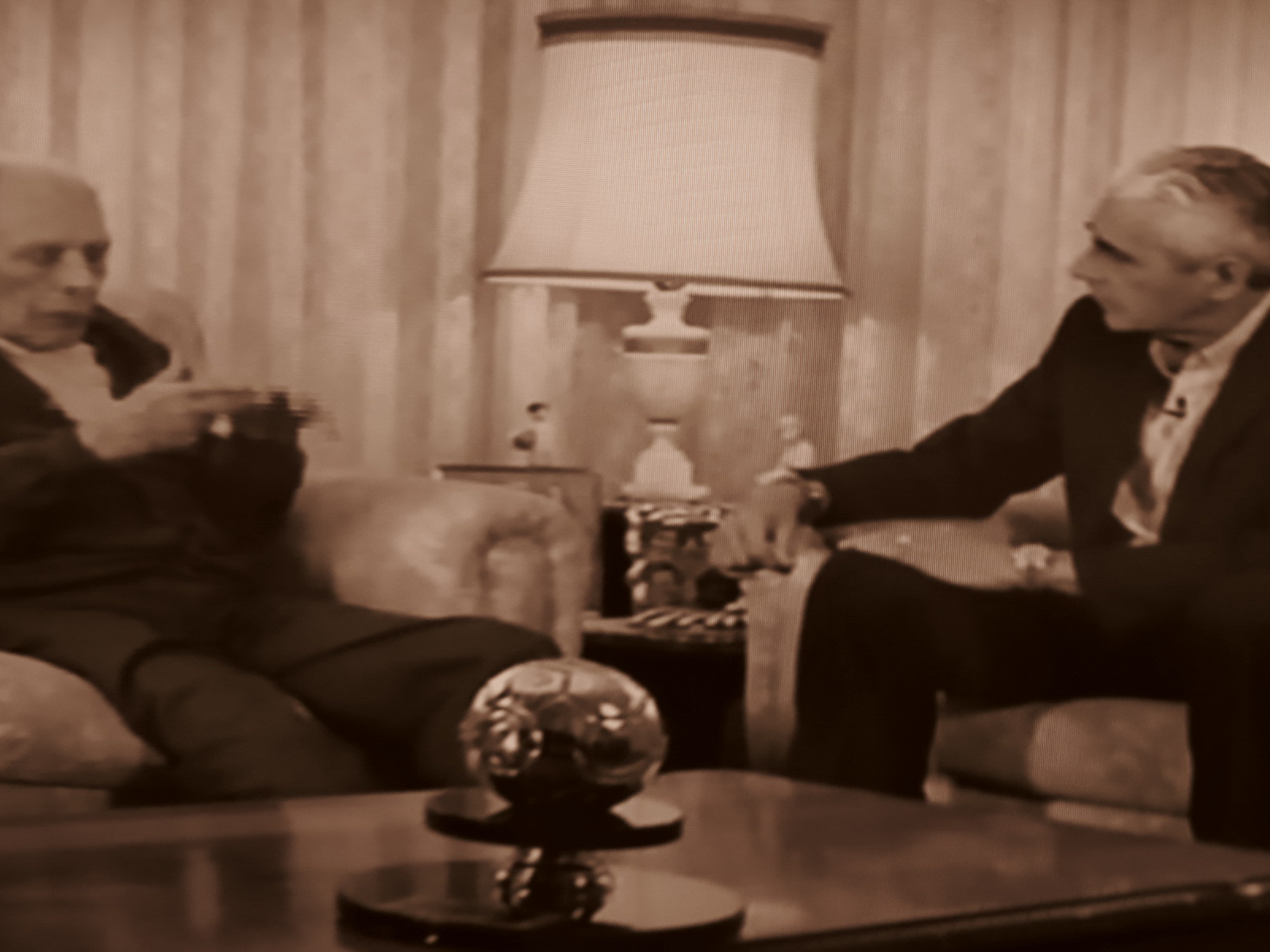 ZONA DE FAMOSOS: EDUARDO TRELLES REALIZA UNA ENTREVISTA DE A CIEN A ...