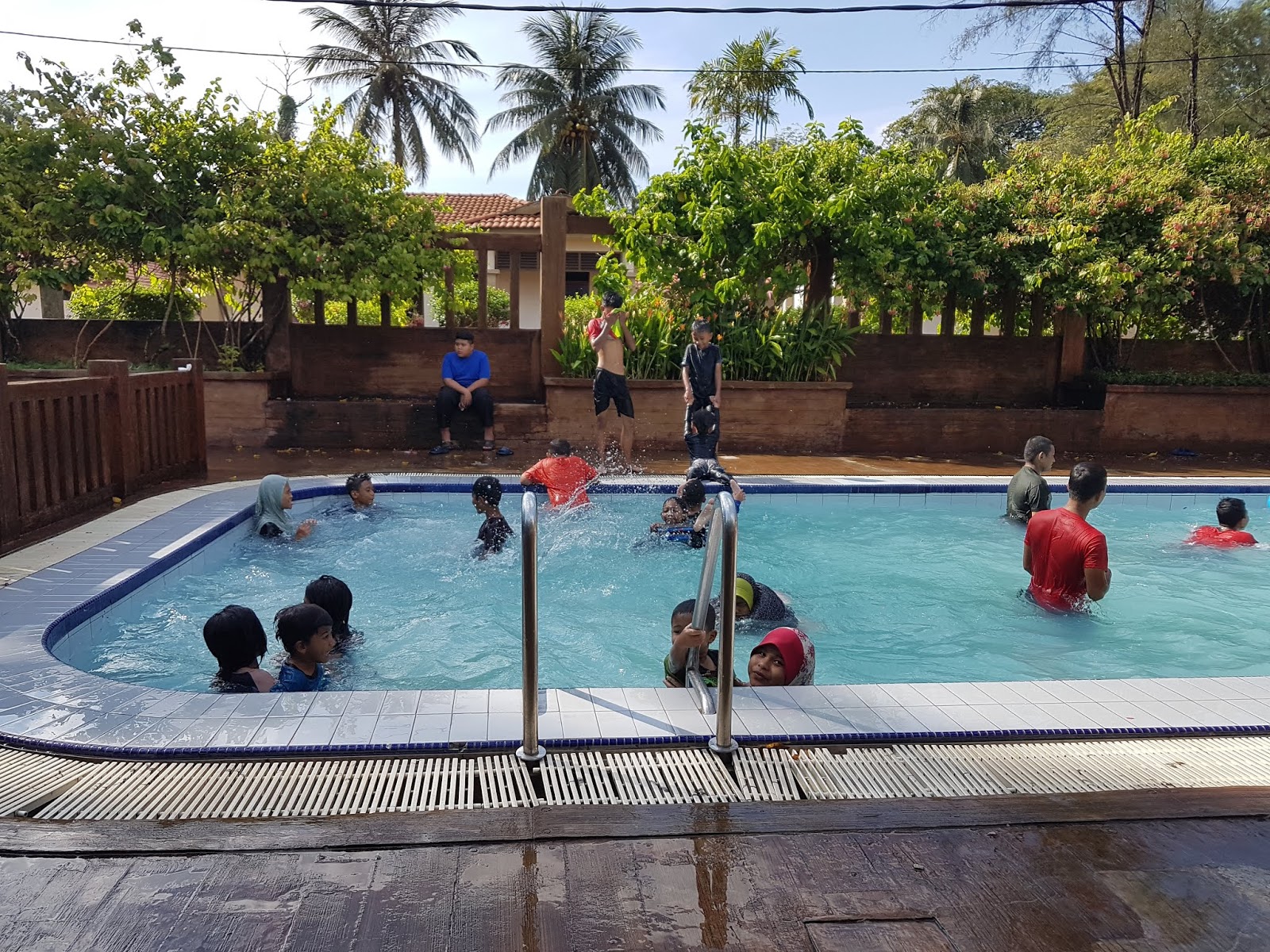 MERDEKA BEACH RESORT : CUTI SEMPENA HARI MERDEKA - TRAVEL WITH VKEN