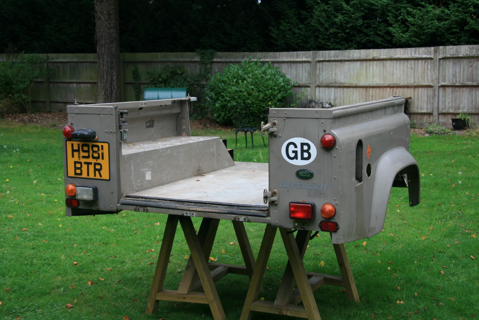 Defender 110 3.5L V8 1991: Strip of rear tub
