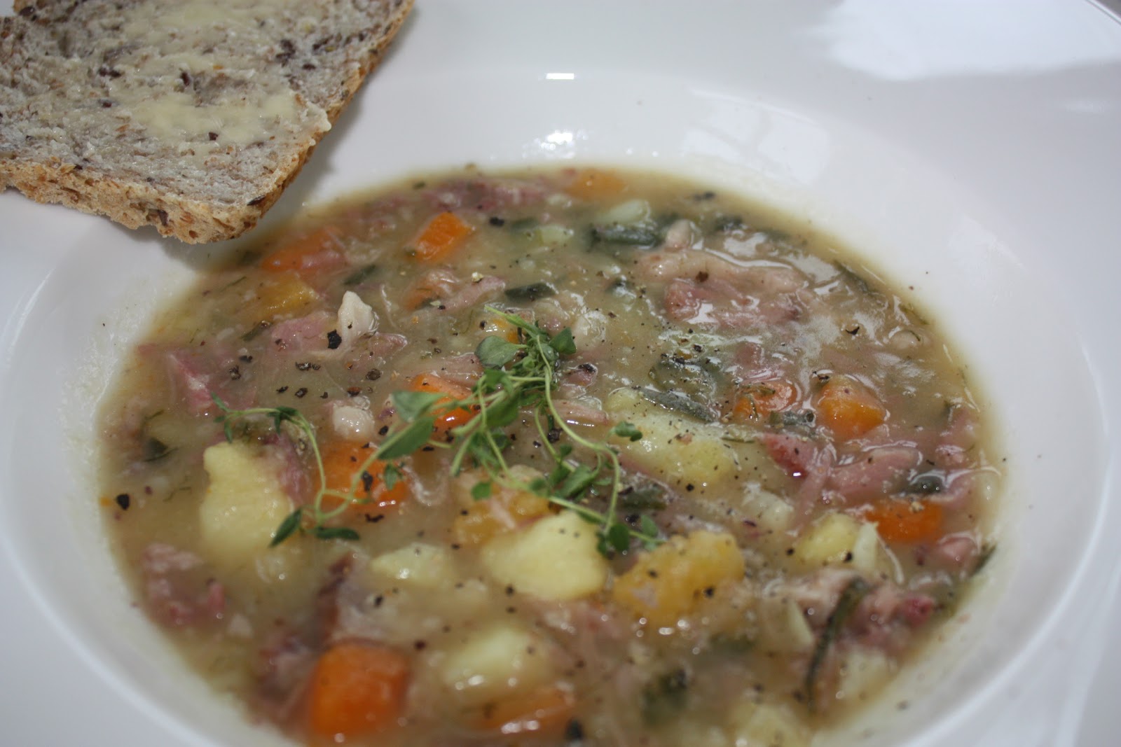 Vann i Munn: Lapskaus med røkt svineknoke