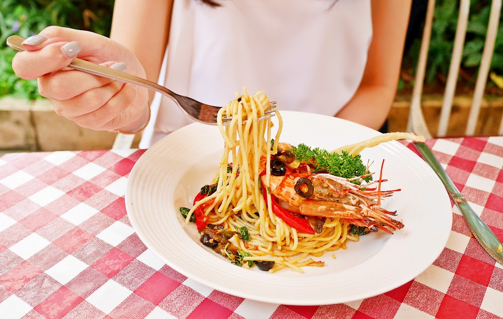 Pisa Kafe Menteng: Good Food and Memories Remain | HeyTheresia ...