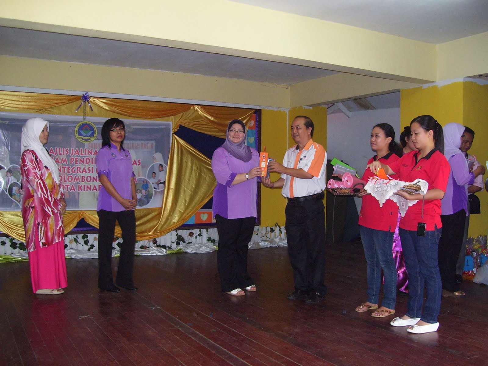 Program Pendidikan Khas Intergrasi SMK Kolombong: Majlis Jalinan Kasih ...