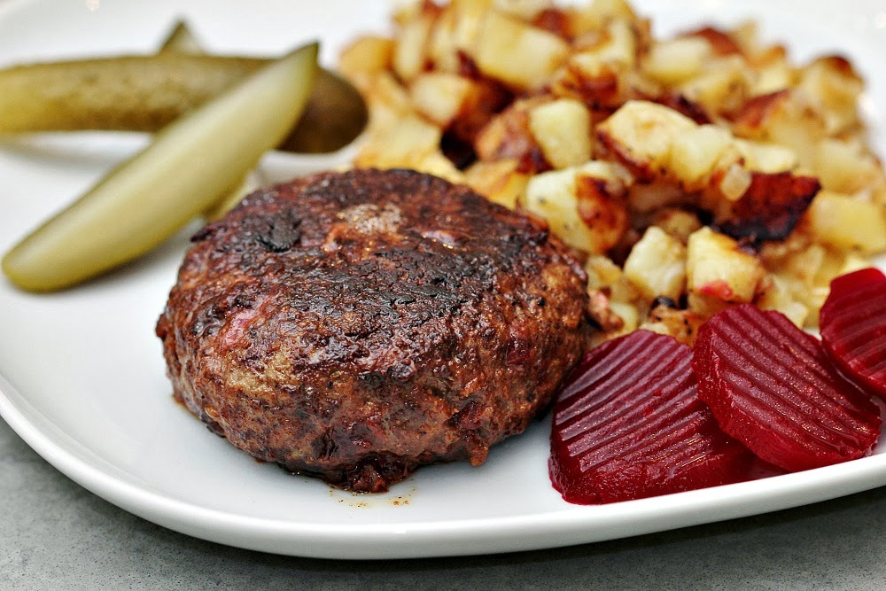 Två små kök: Biff Lindström med råstekt potatis och lök