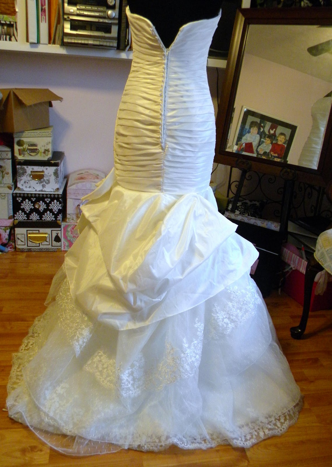 Elegant Designs by CandiceLouise: I LOVE BUSTLES!!!