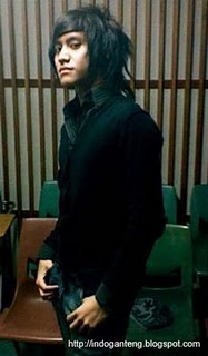 My Freakish World: Profil Kevin Aprillio (Kevin Vierra)