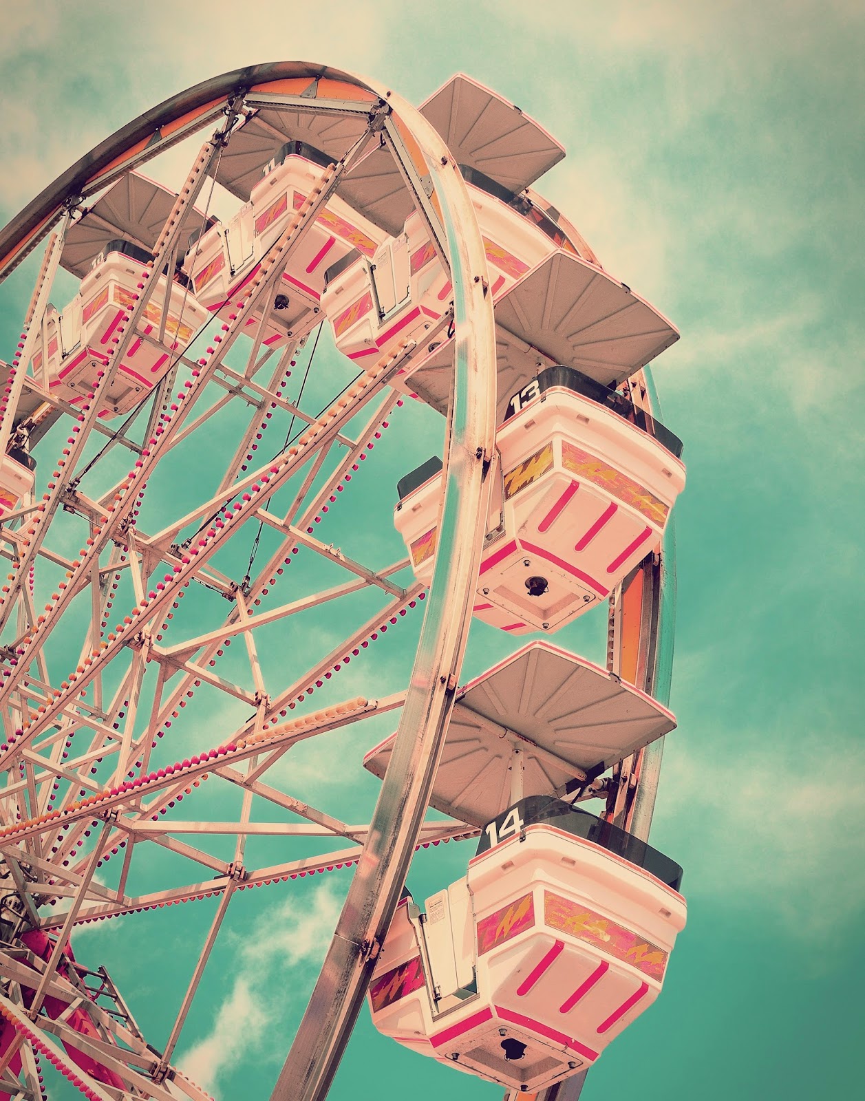 FREE vintage carnival prints — Download yours today!