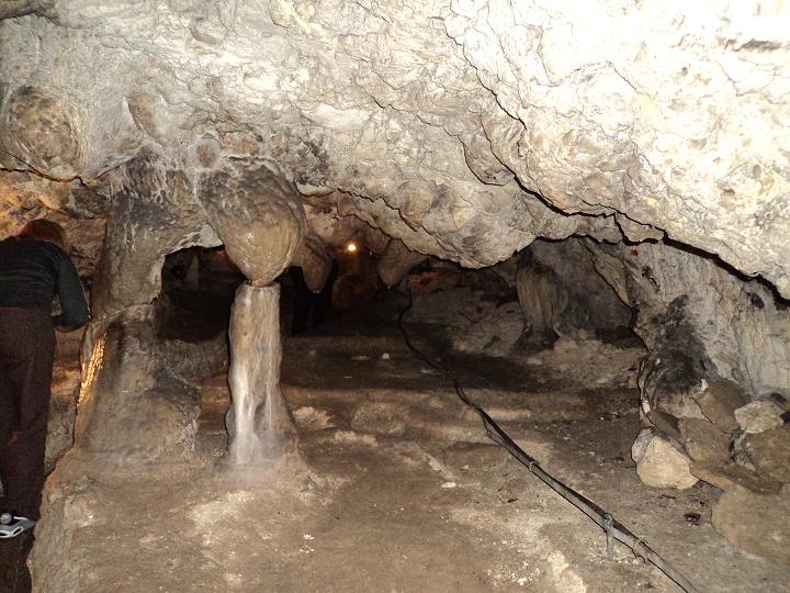 Pestera Muierii- Bazinele mici