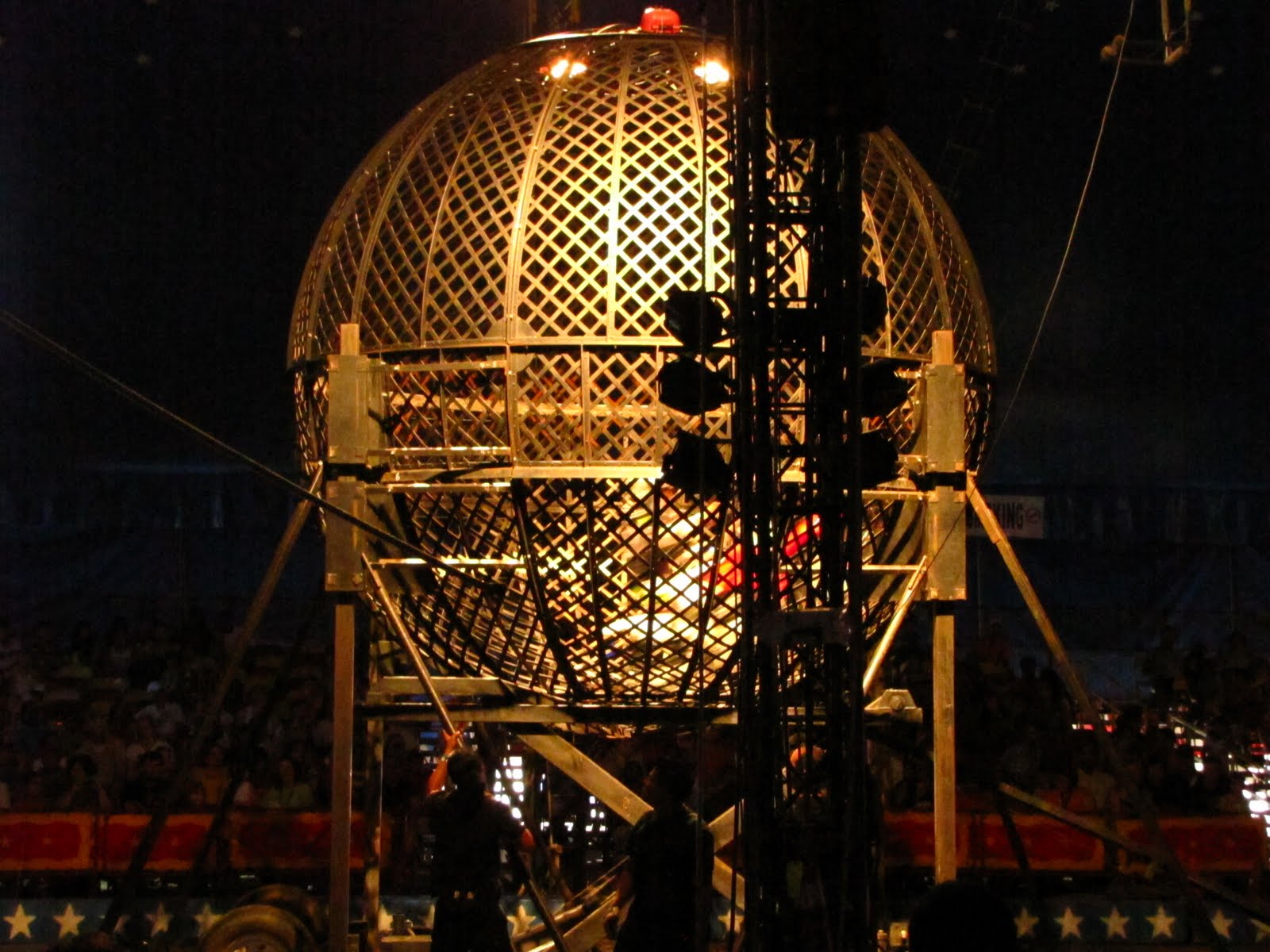 Photos of the Day: The Circus & Fireworks