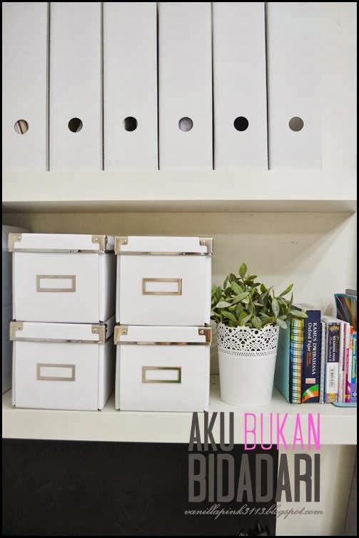 aku bukan bidadari: DEKORASI meja kerja [WORKSTATION]