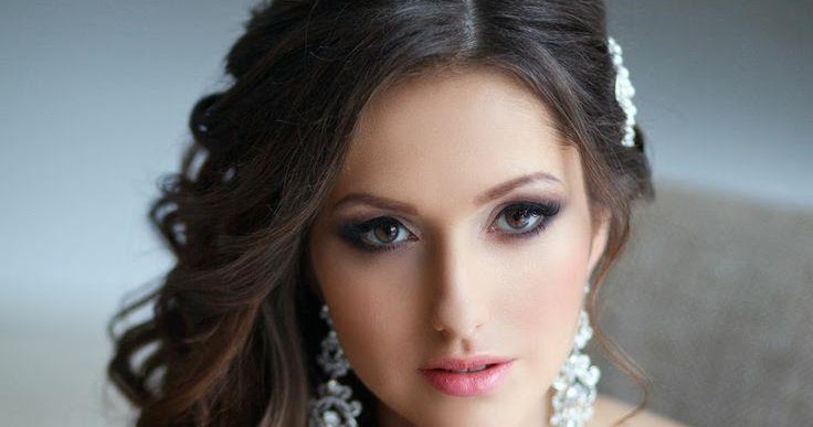 16+ Gaya Model Rambut Curly Untuk Wisuda Pics