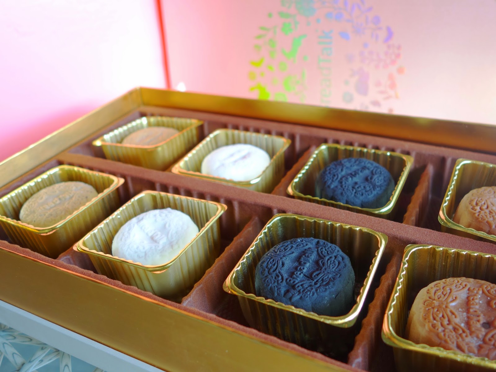 PinkyPiggu: BreadTalk's Mooncake Collection 2014 ~ Dance To A Dazzling ...