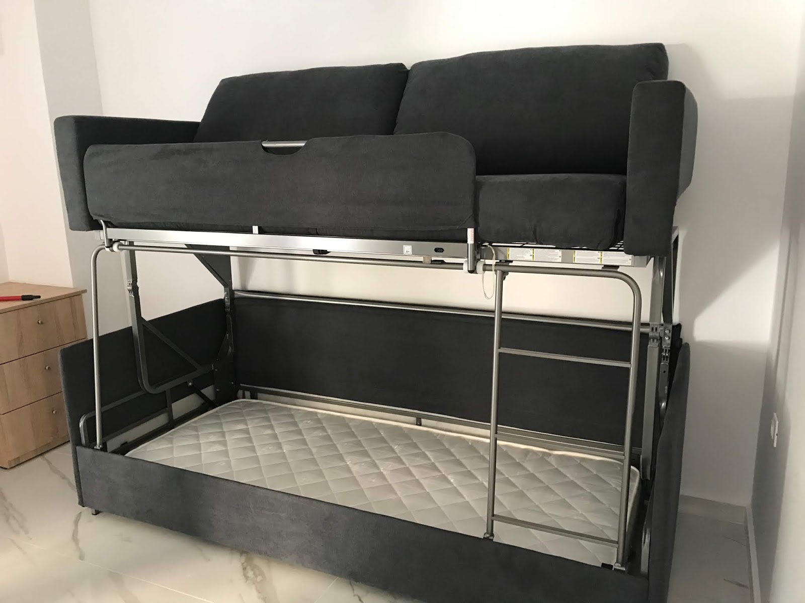 ΓΙΩΡΓΑΡΑΣ ΕΠΙΠΛΑ : Καναπές με κρεβάτι sofabed