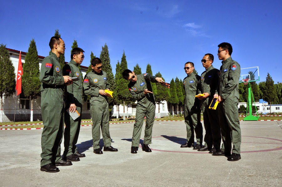 Asian Defence News: Chinese PLA Air Force pilots gets new equipment