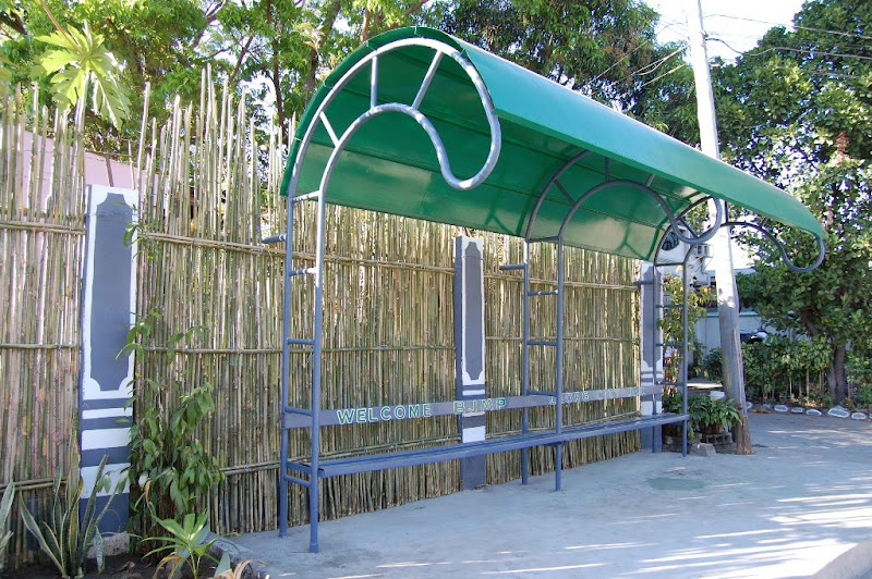 New Visitors' Waiting Shed | Your Title