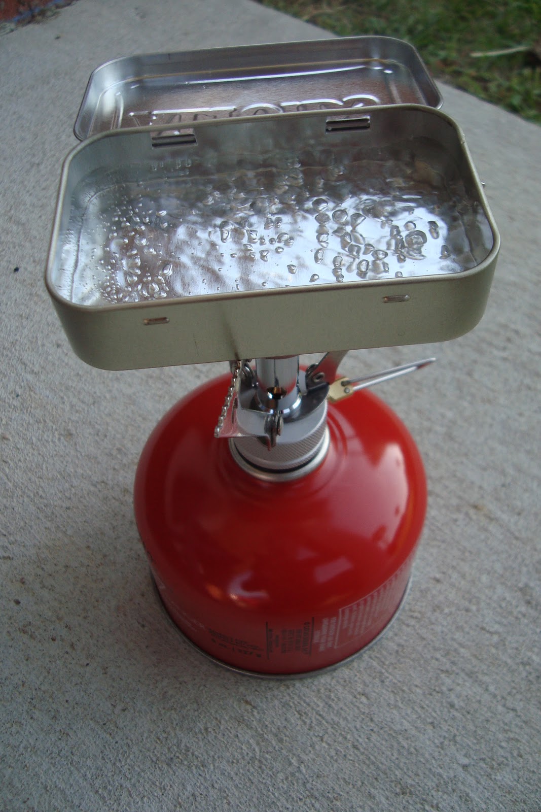 Black Scout Survival: Boiling water/Food Prep in Altoids Tin...Practical?