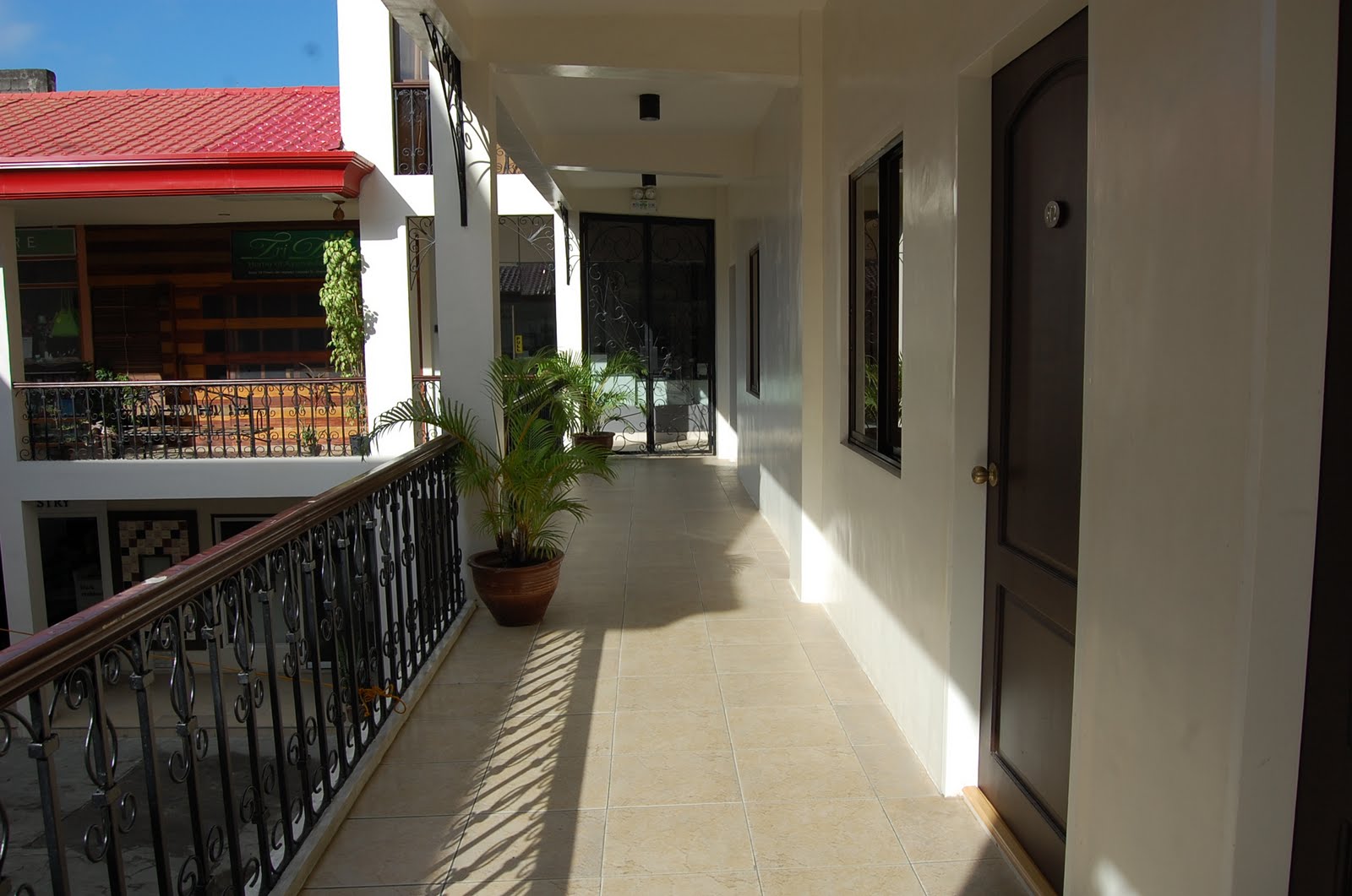 The Lucky Traveler...: Legaspi Suites Davao City