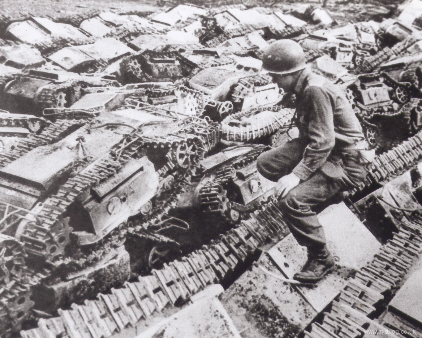 NAZI JERMAN: Leichter Ladungsträger Goliath (Sd.Kfz.302/303a/303b)
