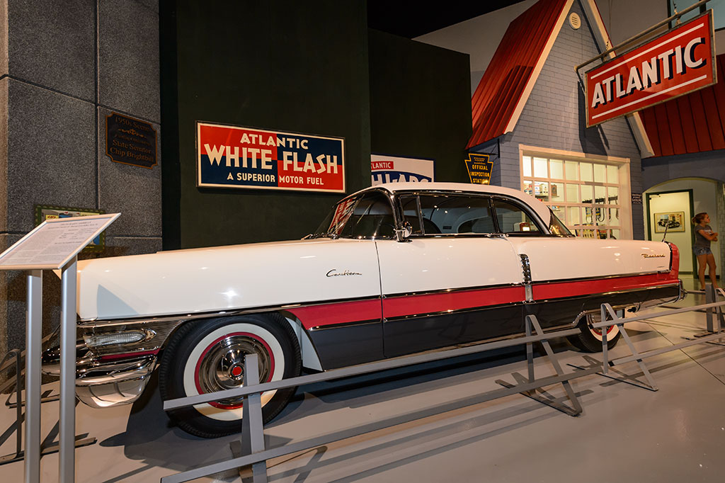 Bubba's Garage: Checking out the new cars at the AACA Museum