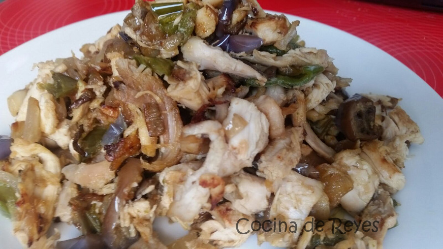 Ropa vieja de pollo asado | cocina de Reyes