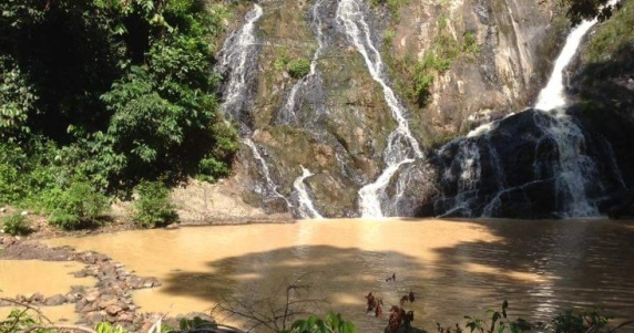 Penduduk Mendakwa Air Terjun Lata Meraung Tercemar, Seperti Air Teh ...