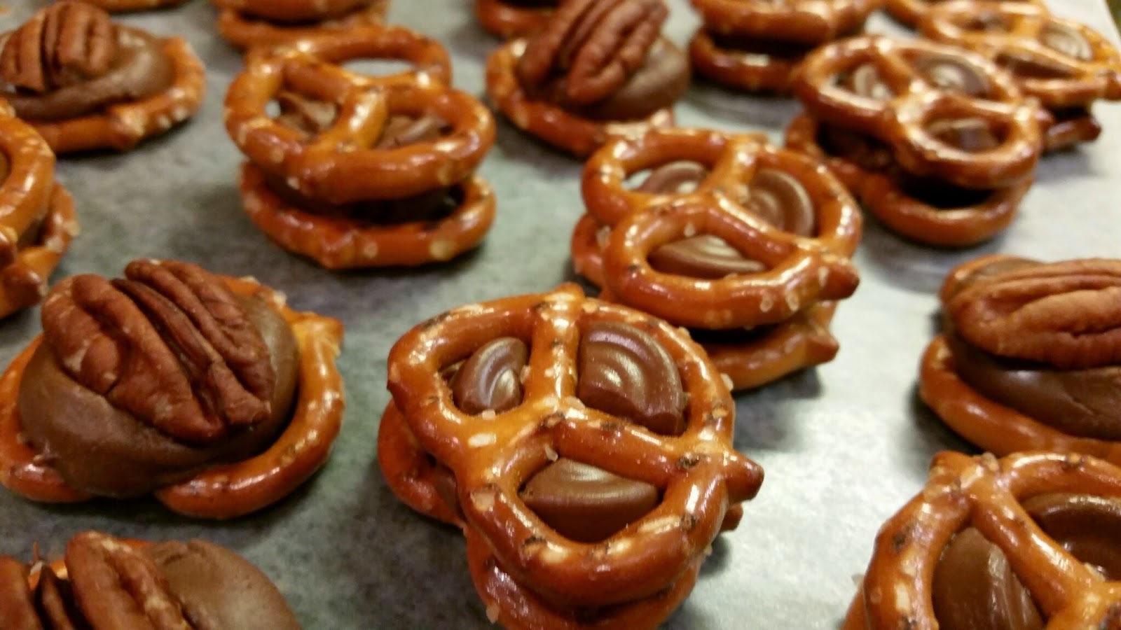Bcmoms Kitchen Rolo Pretzel Delights
