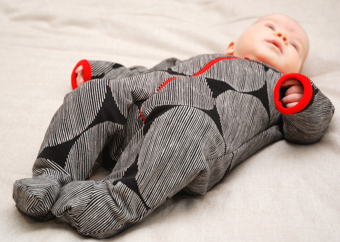 Pieni lankarulla: Potkupuku poikineen