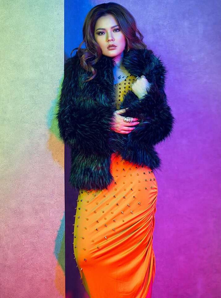 Three Myanmar Super Models Feature in New Moda Magazine Cover Photoshoot