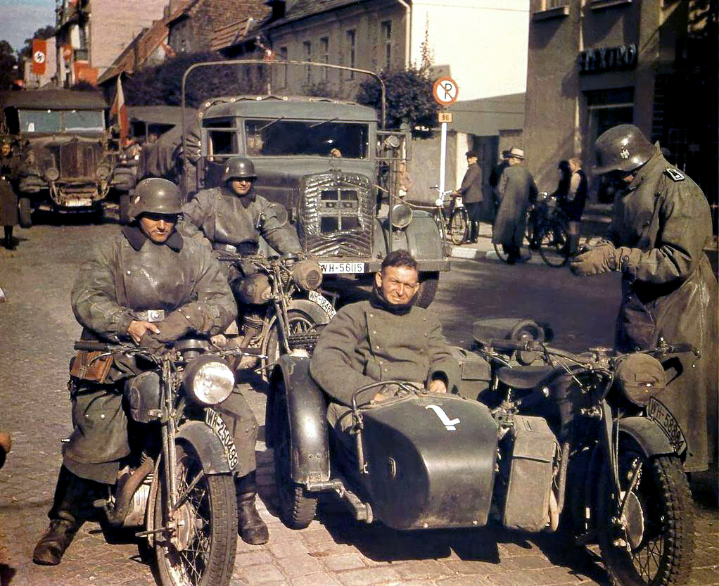 History in Photos: Nazi Germany in Color