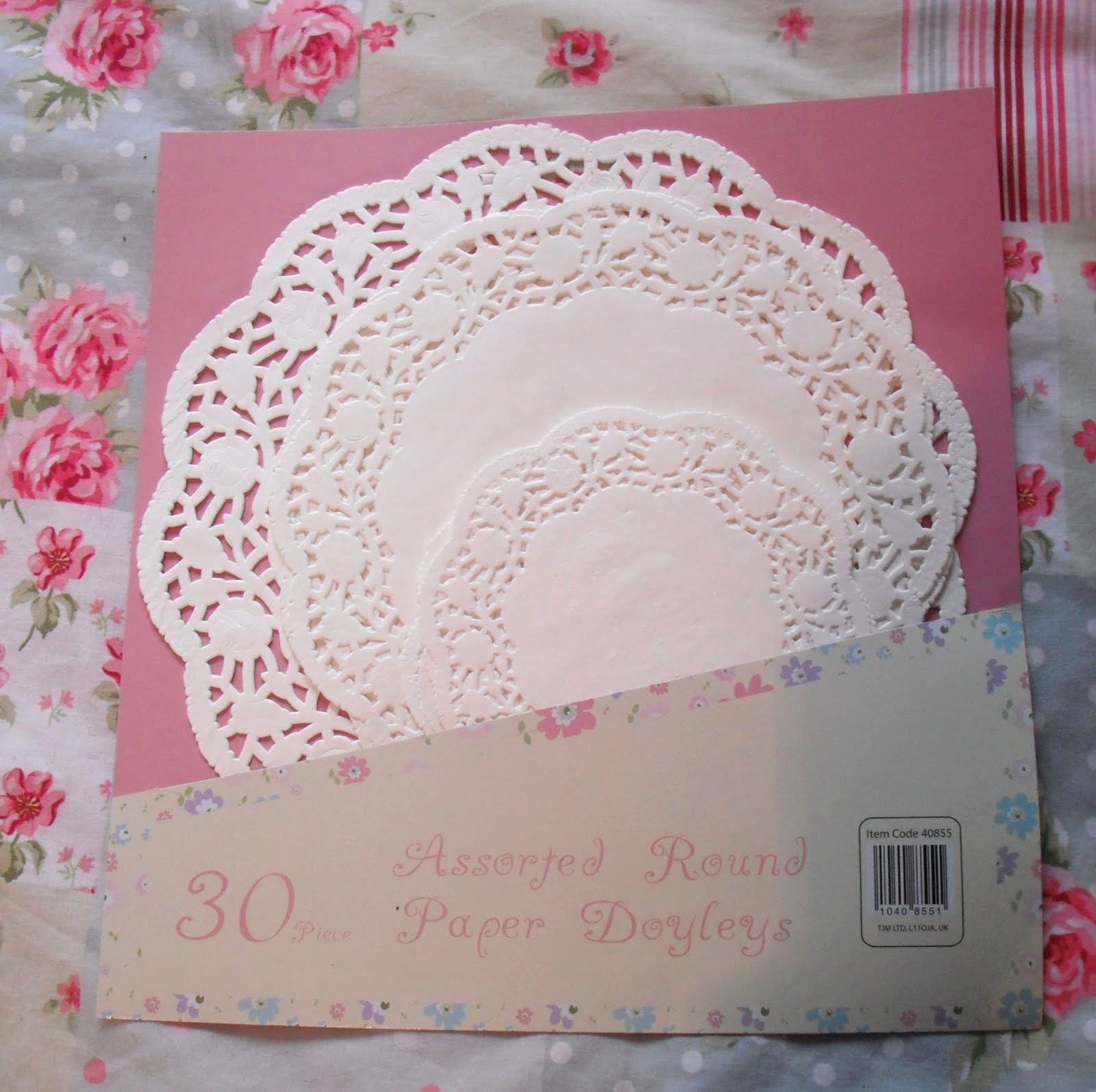 How to make cupcake cases from doilies... - Victoria's Vintage Blog ...