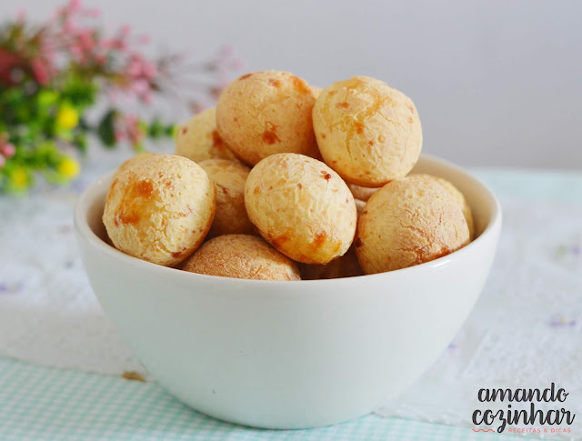 Pão de queijo de tapioca - 3 ingredientes - Amando Cozinhar: Receitas ... Pão de queijo de tapioca - 3 ingredientes - Amando Cozinhar: Receitas ...