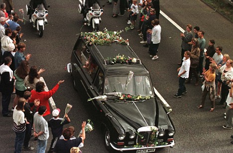 Michael Jackson Pics: Michael Jackson's funeral