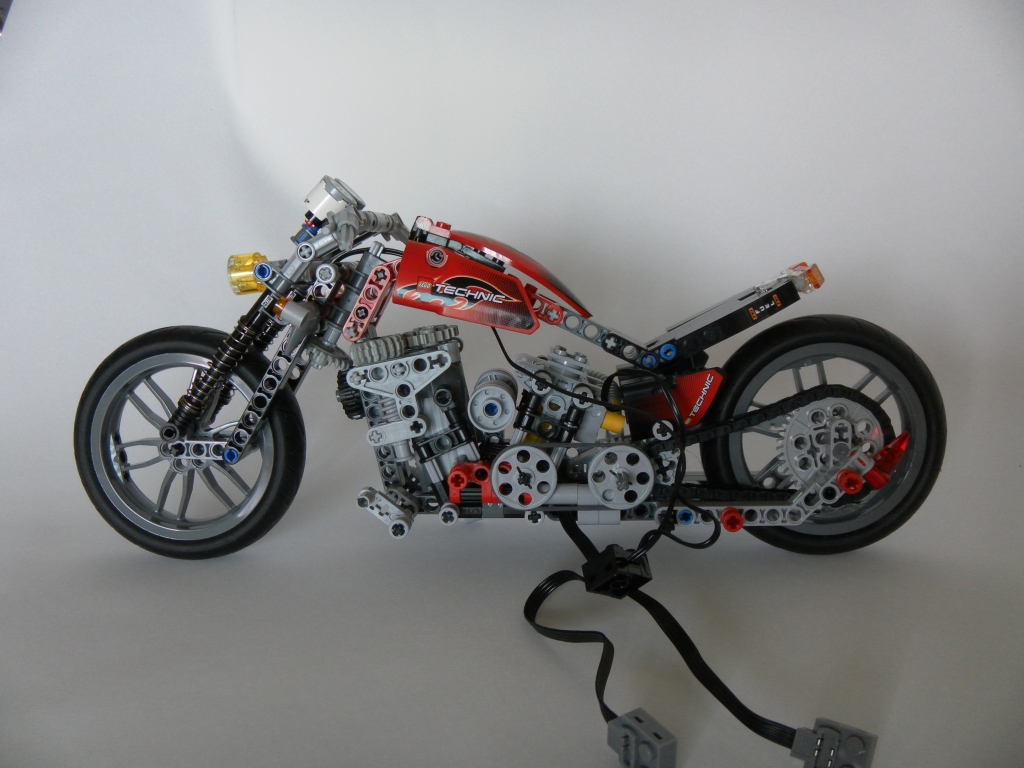 LEGO TECHNIC MOTORCYCLES: 8051 Chopper with side-car RC by pcility